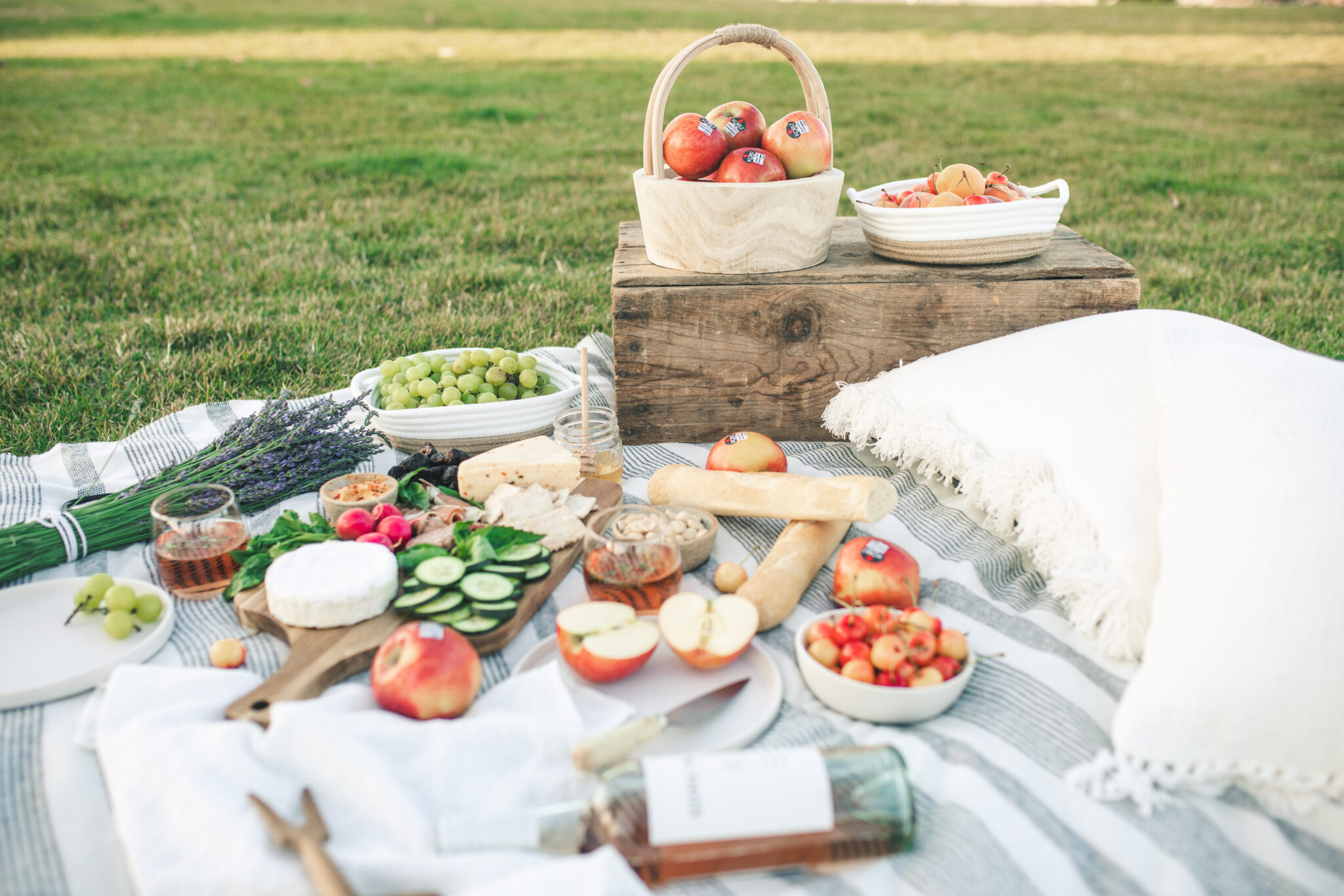 Our Top ‘Picks’ for Planning your Next Summer Picnic – Starr Ranch Growers